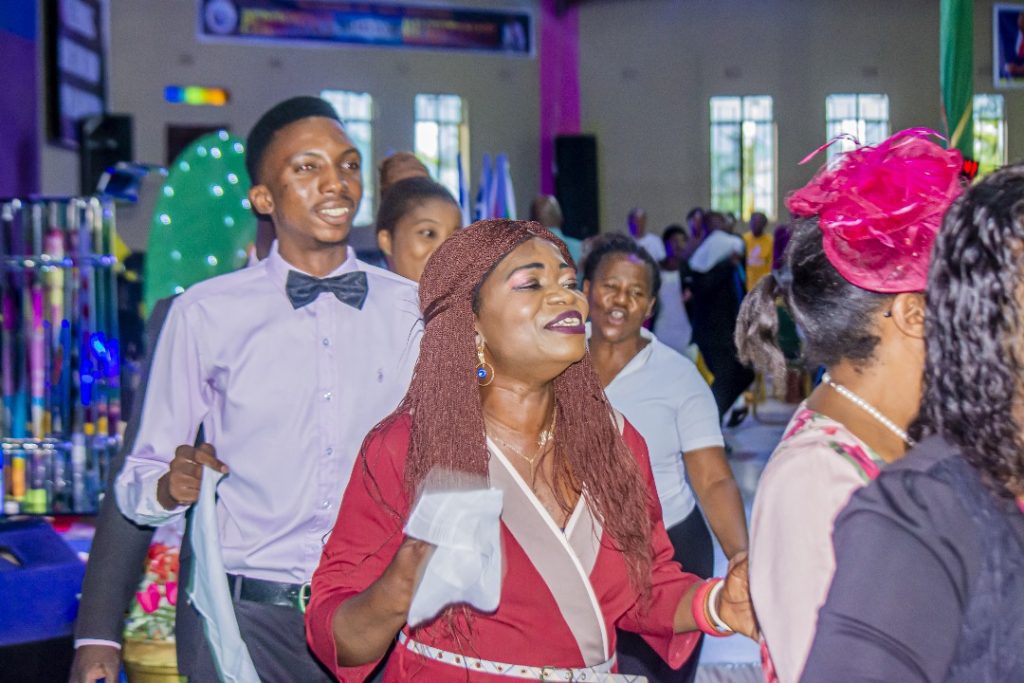 WHAT DOES UNCOMMON FAVOUR DO TO YOU? – Mountain of God Ministries